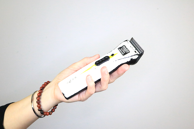 Zelf haren knippen bij man